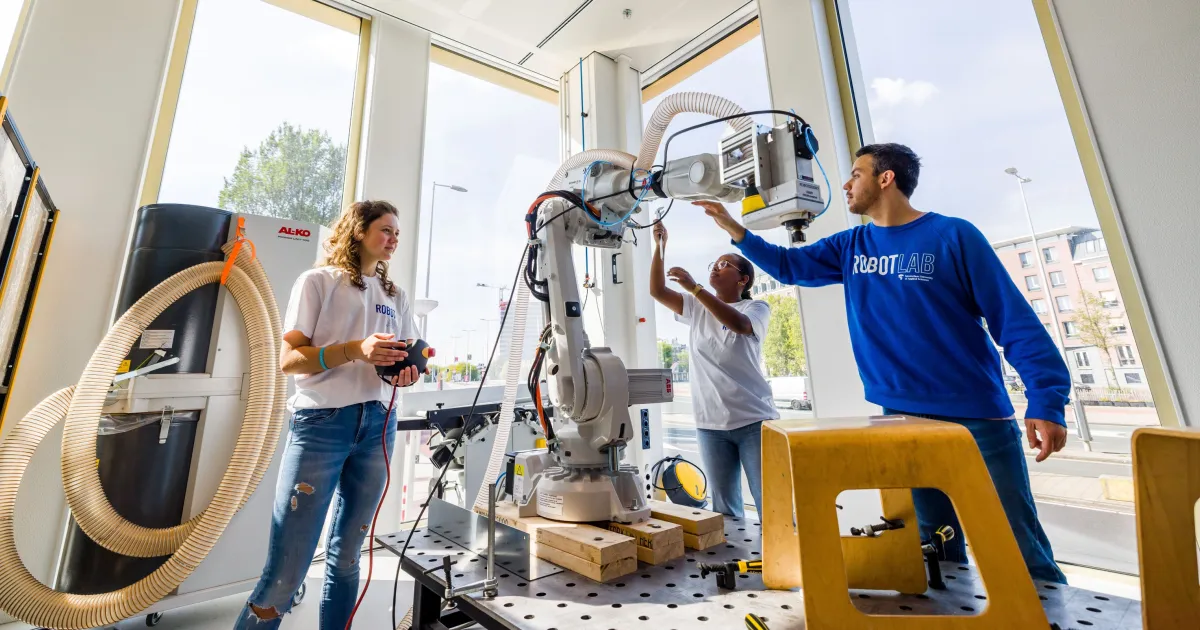 Robotlab | Digitale productie voor een duurzame wereld | HvA
